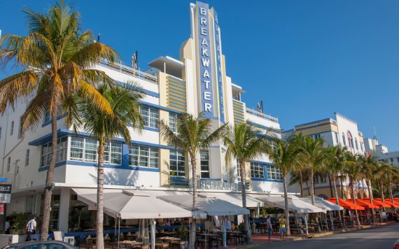 Hotels On South Beach’s Famed Ocean Drive | Greater Miami & Miami Beach
